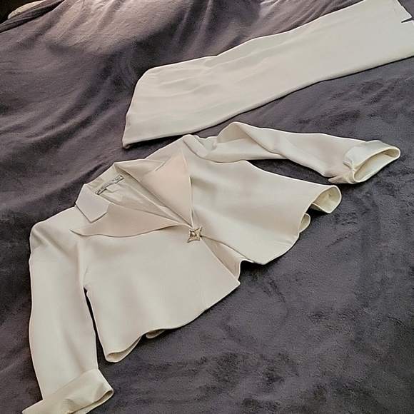 AM Alexandre Maknam | Other | Wo French Elegant Winter White Suit Fl ...